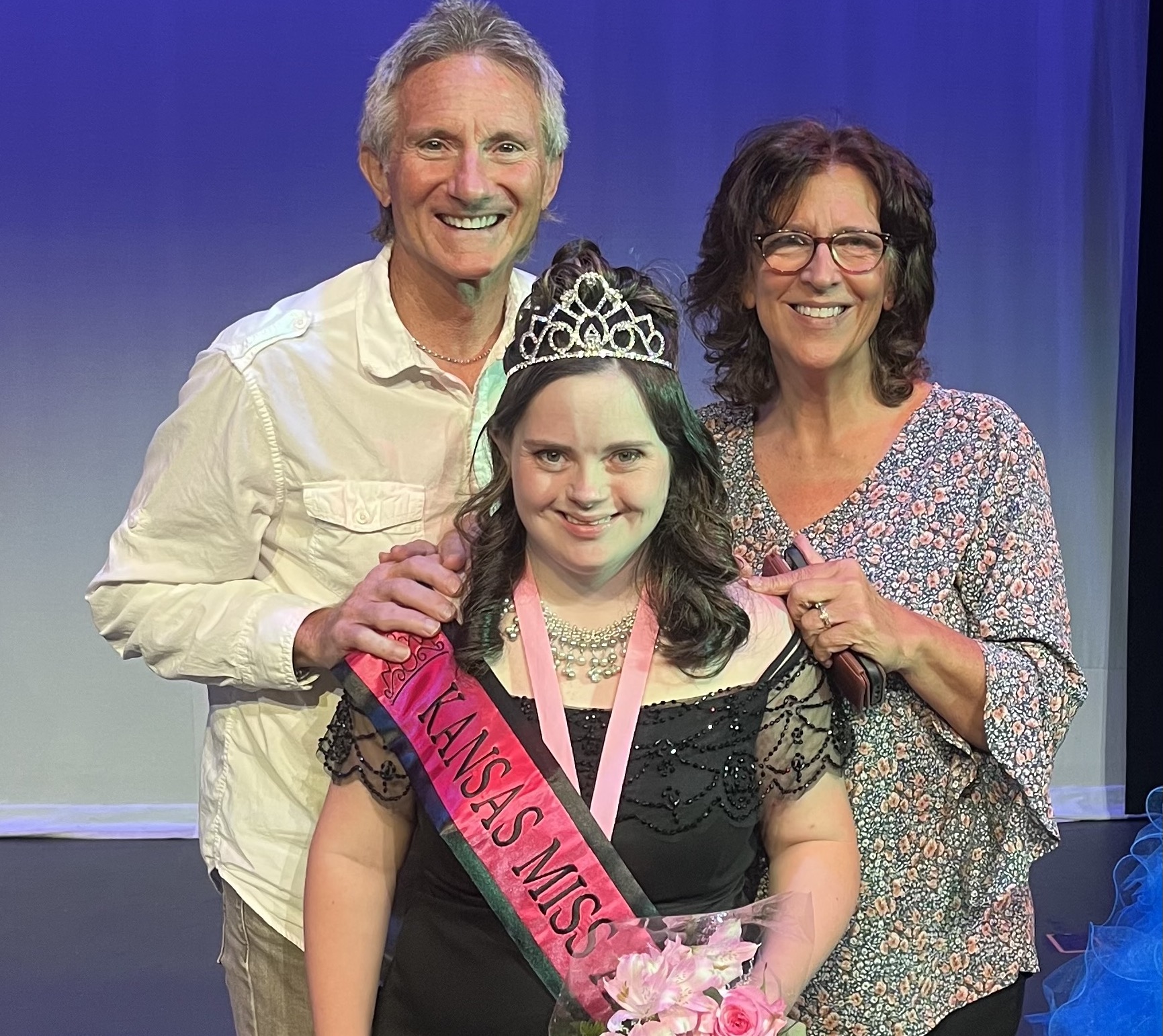 Lawrence woman wins Kansas’ Miss Amazing pageant | News, Sports, Jobs ...